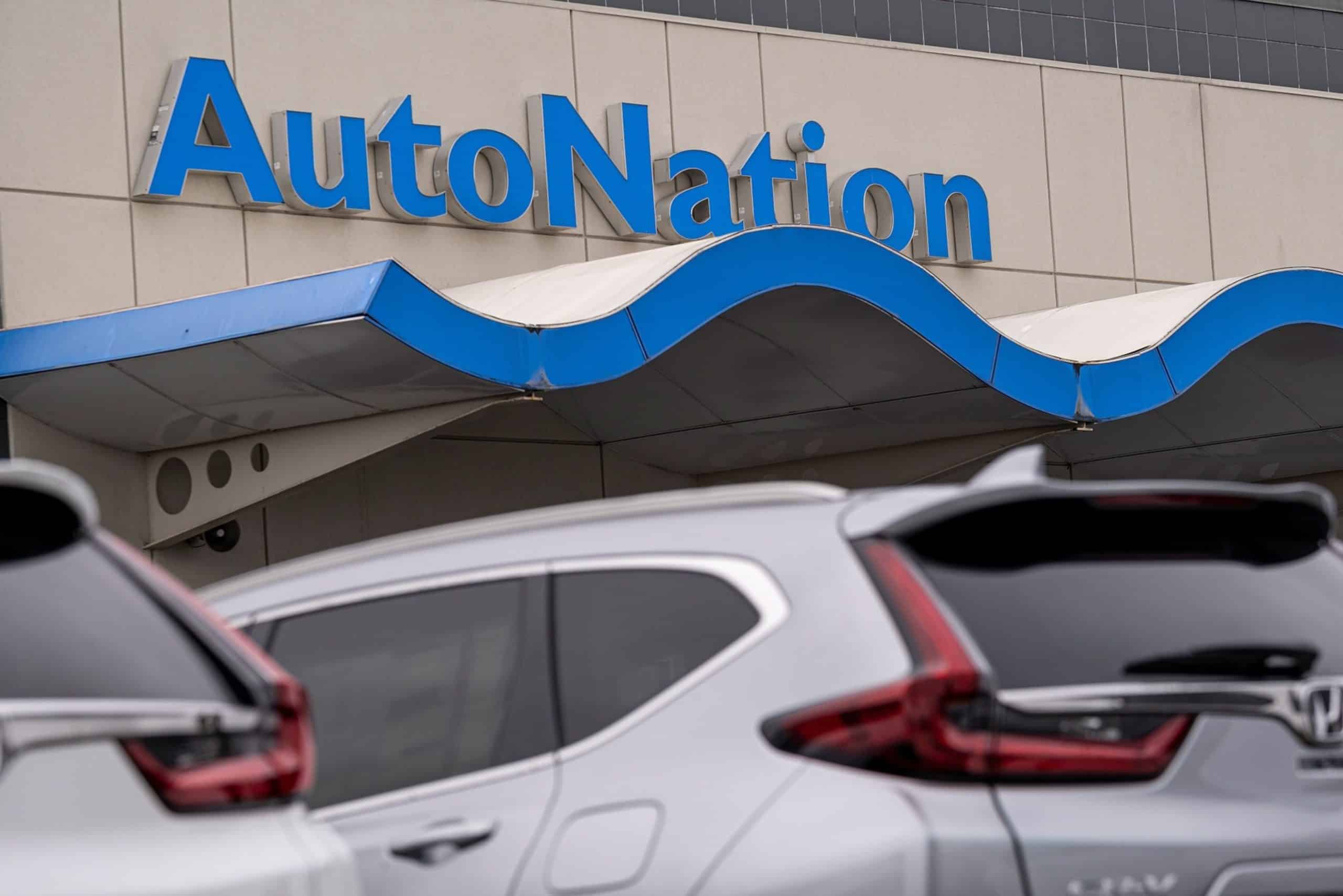 AutoNation notches record profit on pricier cars - Auto Finance News